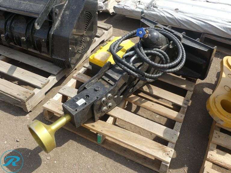 New Giyi GY-D45 Hydraulic Post Driver Attachment to Fit Mini Skid Steer ...