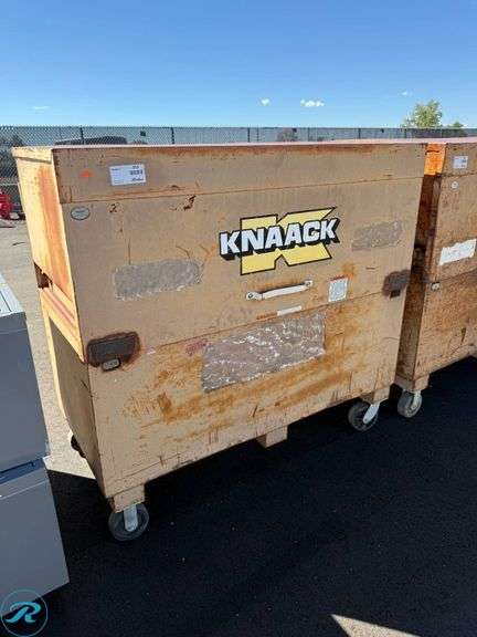 Knaack Rolling Storage Chest with Shelving - Roller Auctions