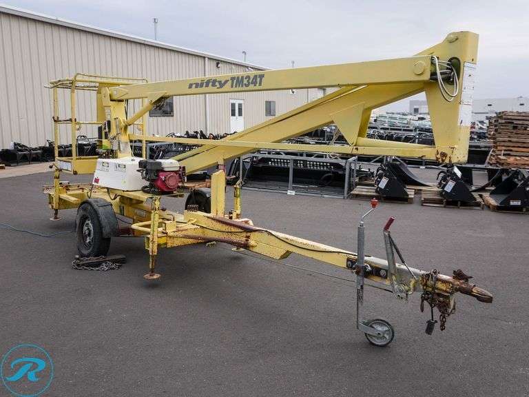 Nifty TM34T Pull Behind Man Lift - Roller Auctions