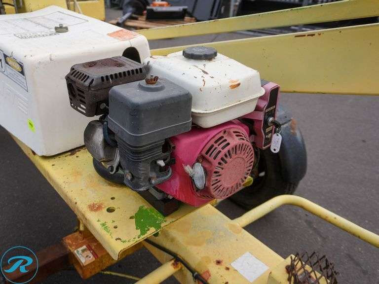 Nifty TM34T Pull Behind Man Lift - Roller Auctions