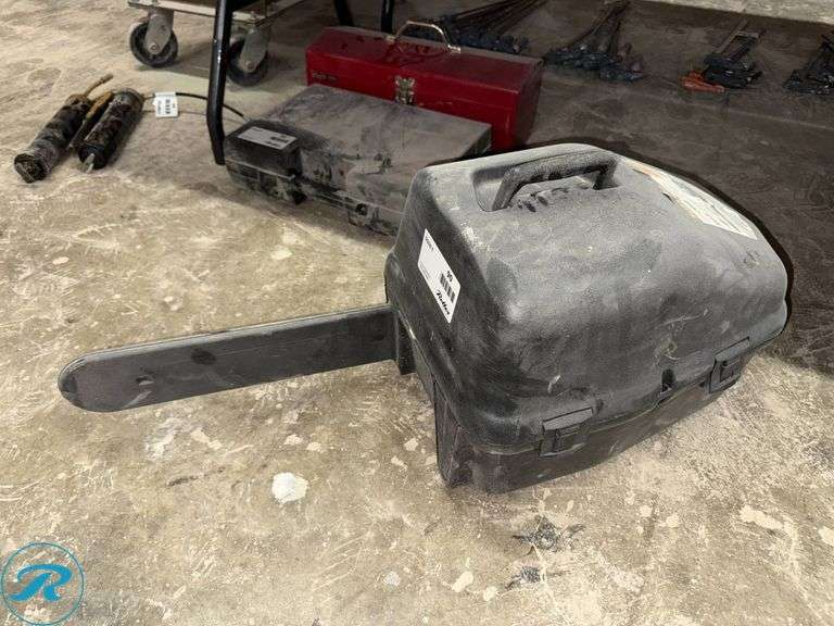 Poulan Pro PR4218 18-Inch Gas Chainsaw with Carrying Case - Roller Auctions
