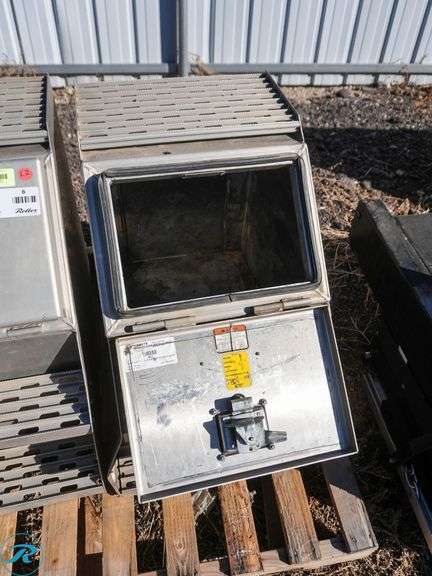 (2) Merritt Model 462 Aluminum Saddle Boxes W/Steps (1) With Key ...