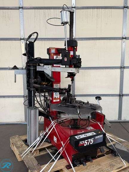 Hunter Engineering Company TCX575 Tire Changer, 220V - Roller Auctions