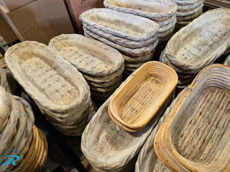 Oval Wicker Bread Proofing Baskets with Liners - Roller Auctions