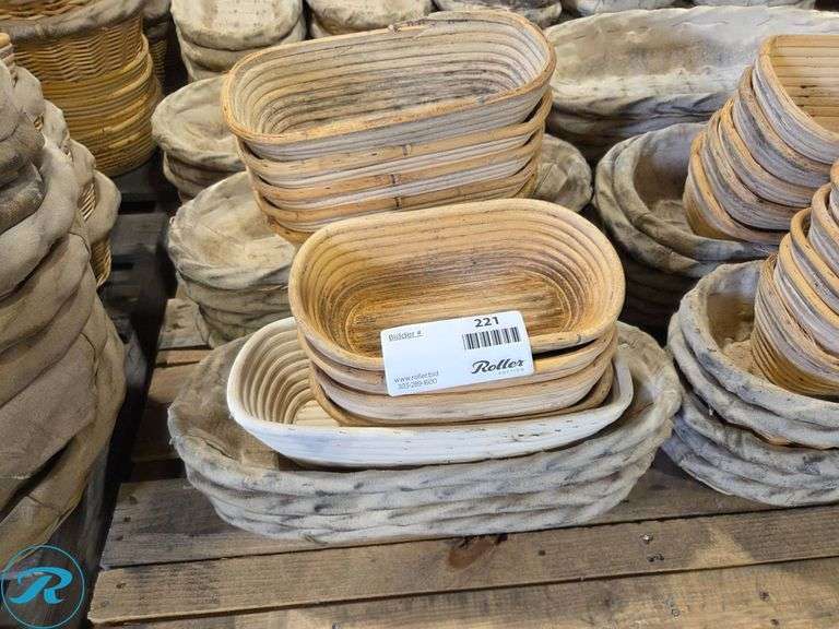 Oval Wicker Bread Proofing Baskets with Liners - Roller Auctions