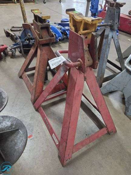 (2) Snap-on 7-Ton Capacity Jack Stands - Roller Auctions
