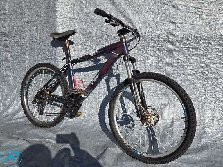 Diamondback Response Sport Mountain Bike, 21-Speed, Hardtail, Front ...