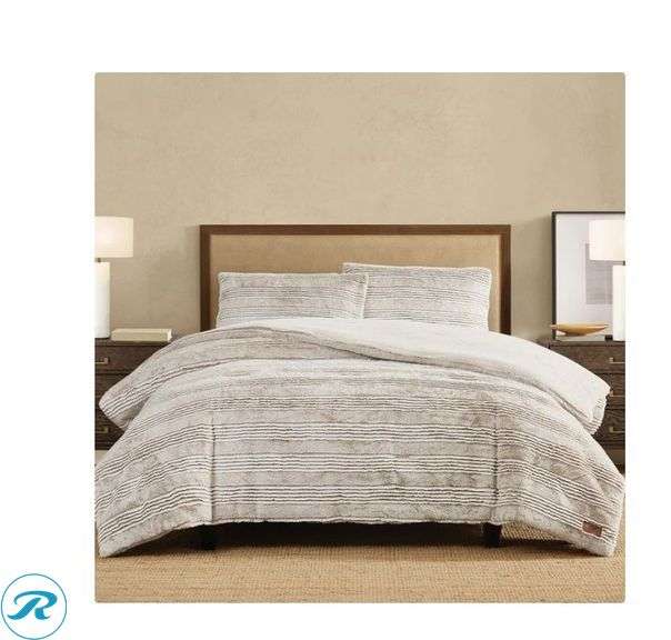 FRYE: Faux Fur Carved 3-piece Comforter Set, Beige- Like New - Roller ...