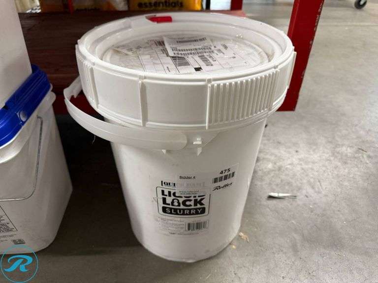 Liquid Lock Slurry Bucket - Roller Auctions