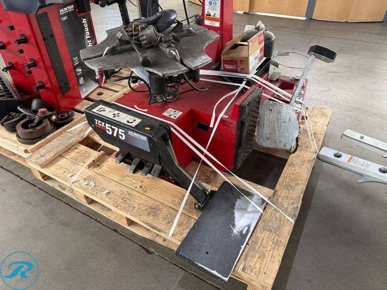 Hunter Engineering Company TCX575 Tire Changer, 220V - Roller Auctions