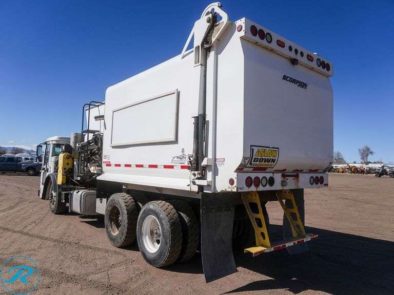 2017 Mack LR613 T/A Trash Truck - Roller Auctions