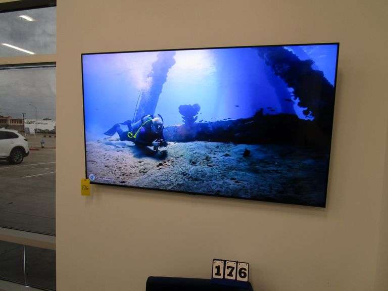 SAMSUNG 75" LED HDTV WITH WALL MOUNT AND REMOTE - Rosen Systems