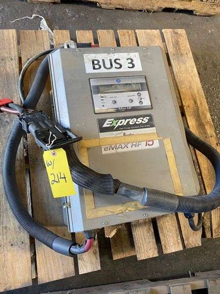 CROWN ELECTRIC CHERRY PICKER LIFT TRUCK MDL. 15SP48TT, S/N 1A267875 ...