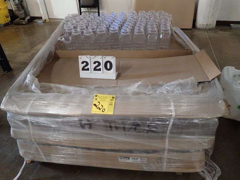 PALLET OF PET 32 OZ. PLASTIC CONTAINERS - APPROXIMATELY 500 - Rosen Systems