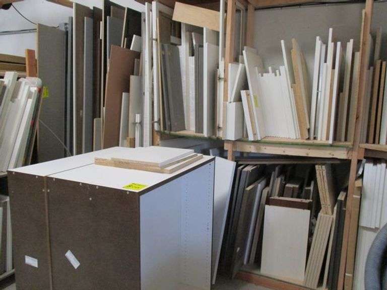 LARGE LOT OF ASSORTED WOOD PRODUCTS, SOME LAMINATED, DIFFERENT SIZES ...