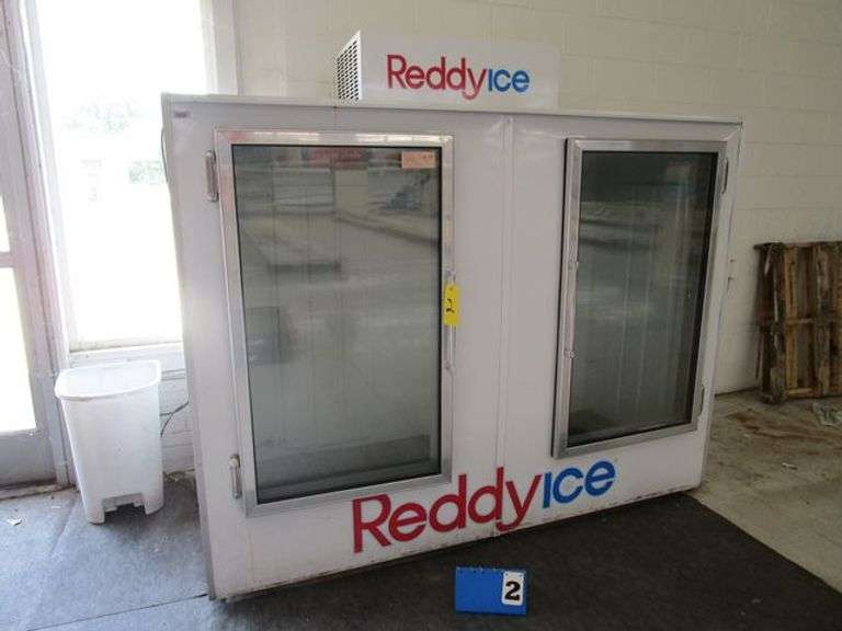 REDDY ICE 2-DOOR ICE BAG STHORAGE CABINET, NO ID TAG VISIBLE, W/CHILLER ...