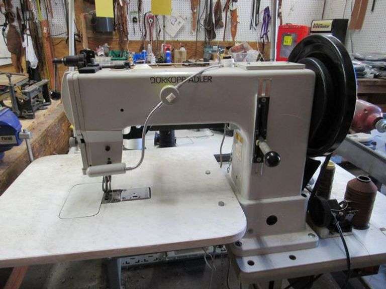 DURKOPP ADLER TYPE 205-370 INDUSTRIAL SEWING MACHINE *Located in saddle ...