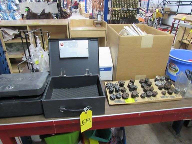 TABLE WITH CONTENTS AS SHOWN *DOES NOT INCLUDE INDIVIDUAL LOTTED ITEMS ...