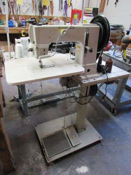 DURKOPP ADLER TYPE 205-370 INDUSTRIAL SEWING MACHINE *Located in saddle ...