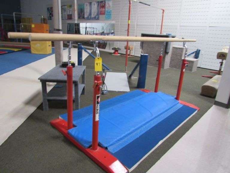 SPIETH ANDERSON PARALLEL BARS WITH PAD AS SHOWN - Rosen Systems