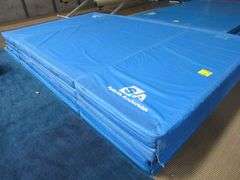 SPIETH ANDERSON FALL MAT, TRI-FOLDING - APPROX. 144" X 90" X 4" *USED ...