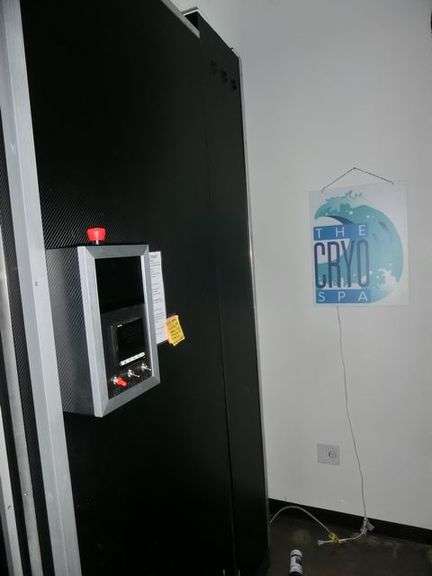 CRYOCHAMBER CRYO M1, 1-2 PERSON COOLING DEVISE WITH MANUAL, NO ID PLATE, WITH NOVUS N960 CONTROL ...