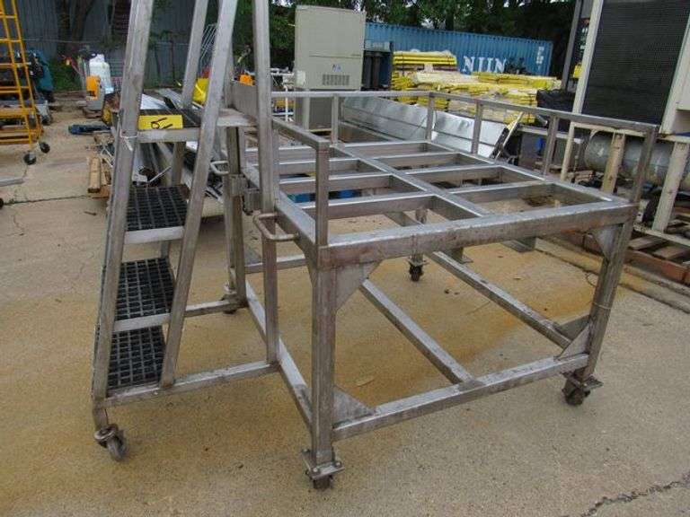 SAFETY RAILING LADDER, PORTABLE - APPROX. 44" X 50" WITH PLATFORM ...