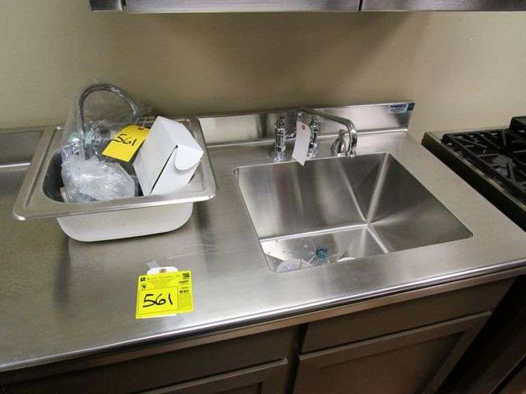 MAVERICK L-SHAPE COUNTER WITH SINK AND WOOD CABINET - Rosen Systems