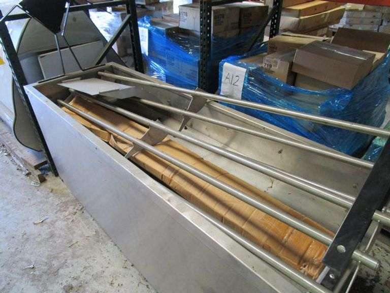 CARRIER TYLER 6' WIDE SHOWCASE AND PORTABLE 6' WIDE STAINLESS STEEL ...