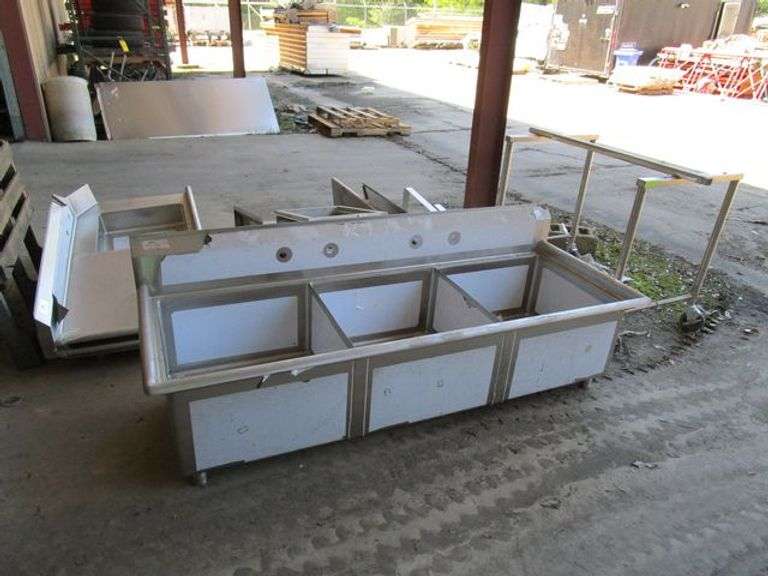 MISC. ON SKID AND GROUND OUTSIDE BUILDING, INCLUDES (4) ASSORTED ...