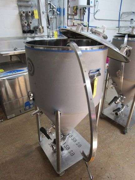 CONICAL UNITANK, SPIKE BREWING CF10, 14 GALLON CONICAL FERMENTER ...