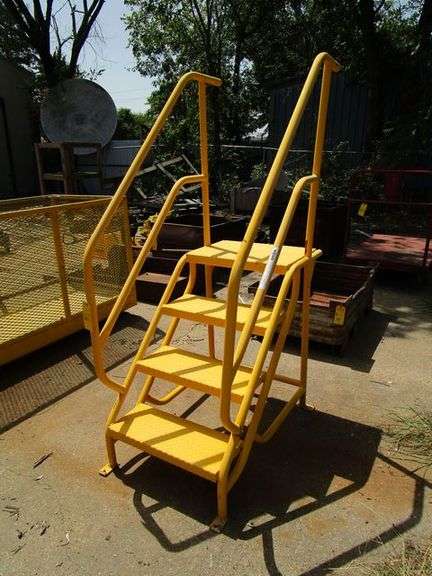YELLOW STEEL SAFETY CROSSOVER STAIRS - Rosen Systems