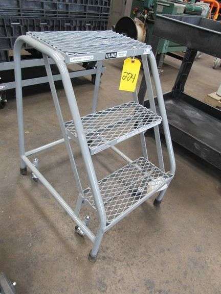 PORTABLE 3-STEP STOOL - Rosen Systems