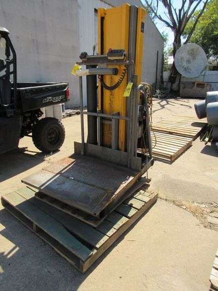 BIL-JAX WORKFORCE ELECTIRC WALK-BEHIND PLATFORM LIFT TRUCK S/N TOM ...