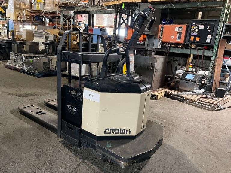 Crown - Electric Pallet Jack w/ Charger, Crown Model: PE3540-60, Starts ...