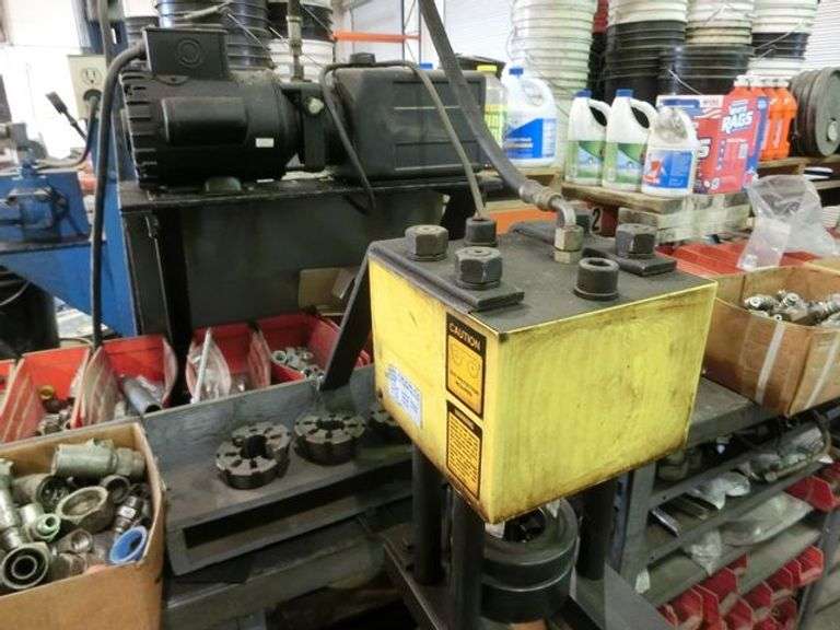 ASST HYDRAULIC FITTING ON (3) SHELVES INCLUDES SHELVING WITH HYDRAULIC ...