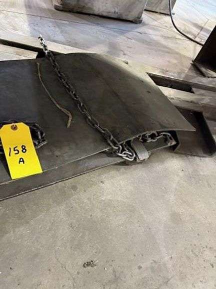 RIGGING EQUIPMENT UNDER TABLE *delayed pickup - Rosen Systems