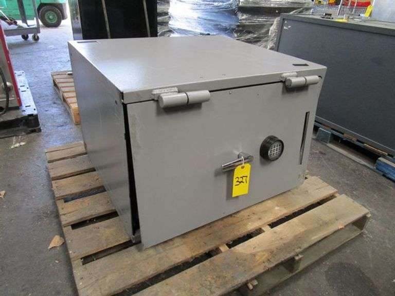 GLORY FLOOR SAFE *OPENED - NO COMBO* - Rosen Systems