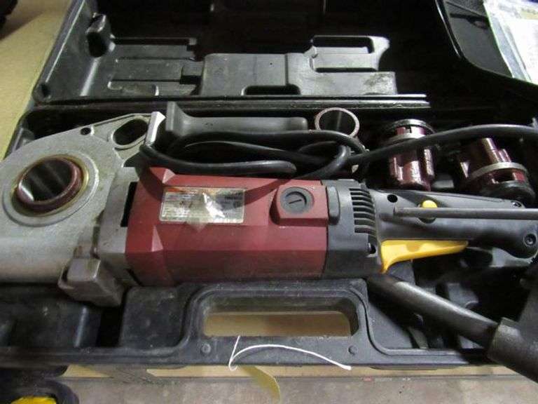 CENTRAL MACHINERY PORTABLE ELECTRIC PIPE THREADER ITEM 62203 110-V WITH ...