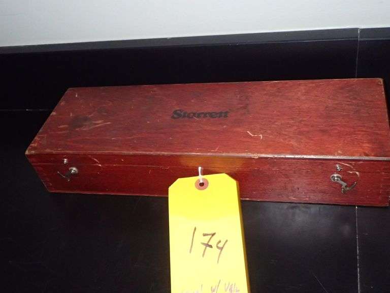 STARRETT #98 LEVEL W/ VEIL AND WOODEN CASE - Rosen Systems