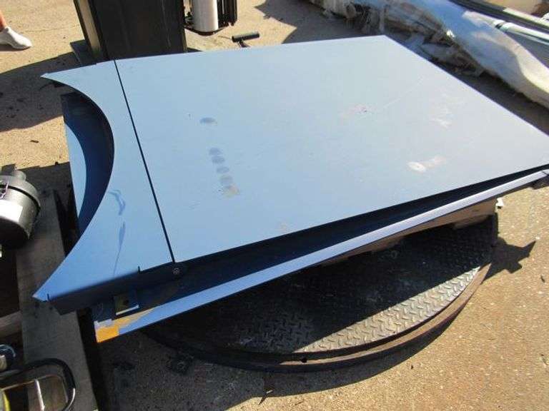 LANTECH Q-300 XT/Q-400XT PALLET-WRAPPER WITH APPROX. 60" TURN TABLE AND ...