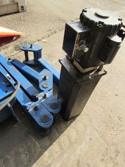 2-POST AUTOMOTIVE LIFT, FORWARD 9,000-LB MDL DP97 WITH HYDRAULICS AND ...