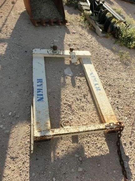 FORKLIFT ATTACHMENT FOR MOVING TRAILERS - Rosen Systems