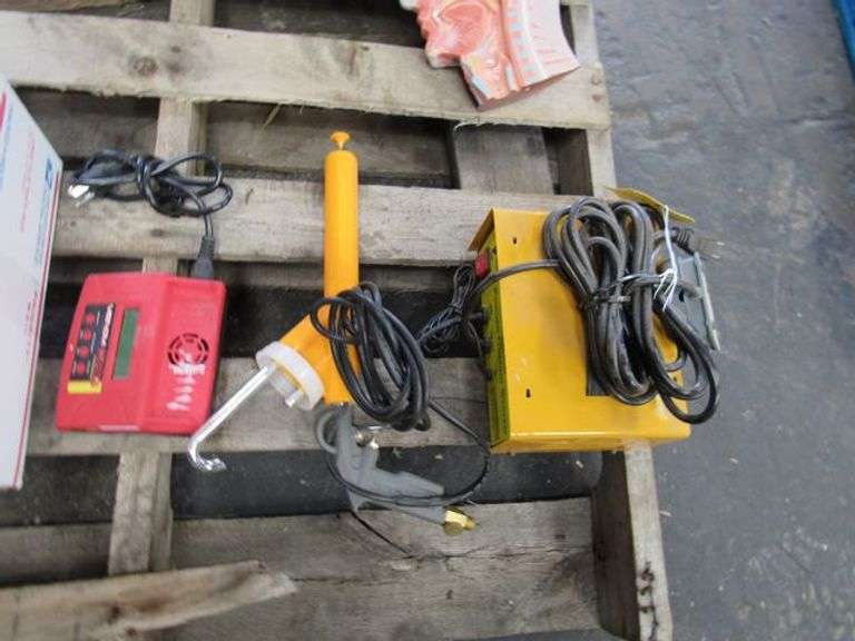 POWDER COATING SYSTEM CHICAGO ELECTRIC 120-VOLT, 94244 WITH FOOT PEDAL ...