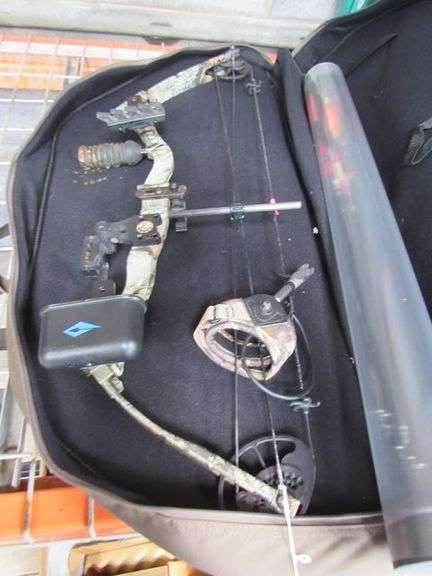 COMPOUND HUNTING BOW COBRA WITH CARRYING CASE AND ARROWS - Rosen Systems