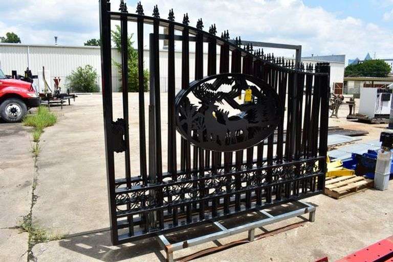 20’ ENTRANCE GATE, INCLUDES (2) PANELS OF 10’ EACH *RACK NOT INCLUDED ...