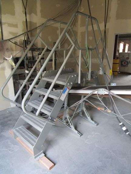 ULINE HEAVY DUTY CROSS OVER BRIDGE D0080039REVE - Rosen Systems