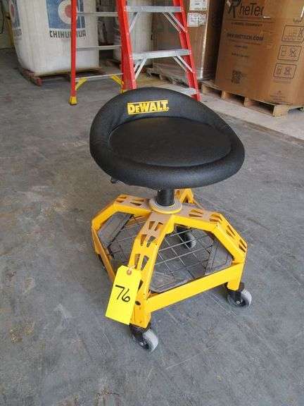 PORTABLE DEWALT ADJUSTABLE HEIGHT STOOL - Rosen Systems