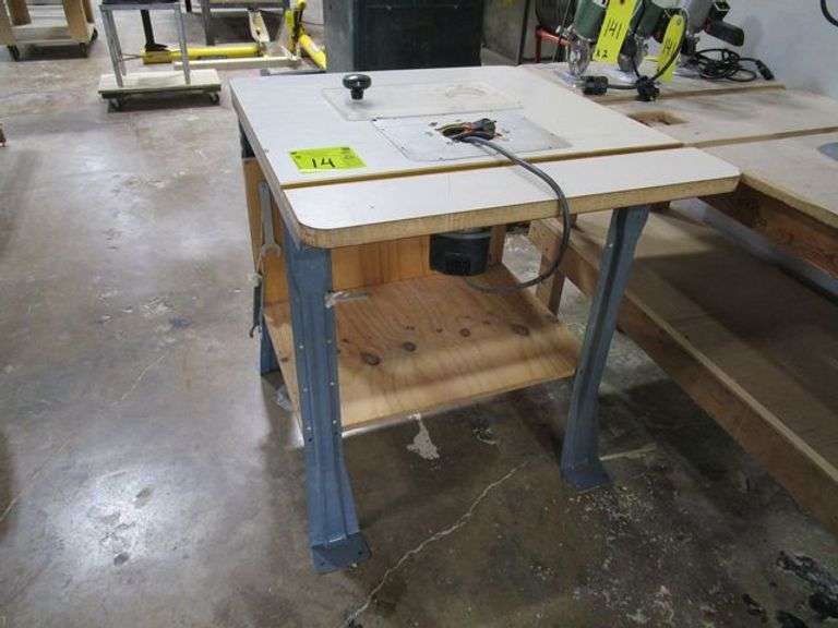 PORTER CABLE SPEEDMATIC ROUTER MDL. 7518, MOUNTED TO TABLE, 120V ...