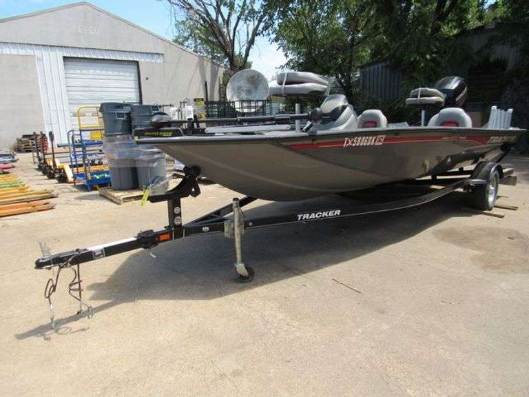 2016 TRACKER PRO 195 TEAM FISHING BOAT, MOTOR AND BOAT TRAILER - Rosen ...